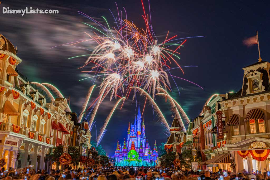 Top 8 Tips for Disney Enchantment Fireworks at Disney’s Magic Kingdom ...